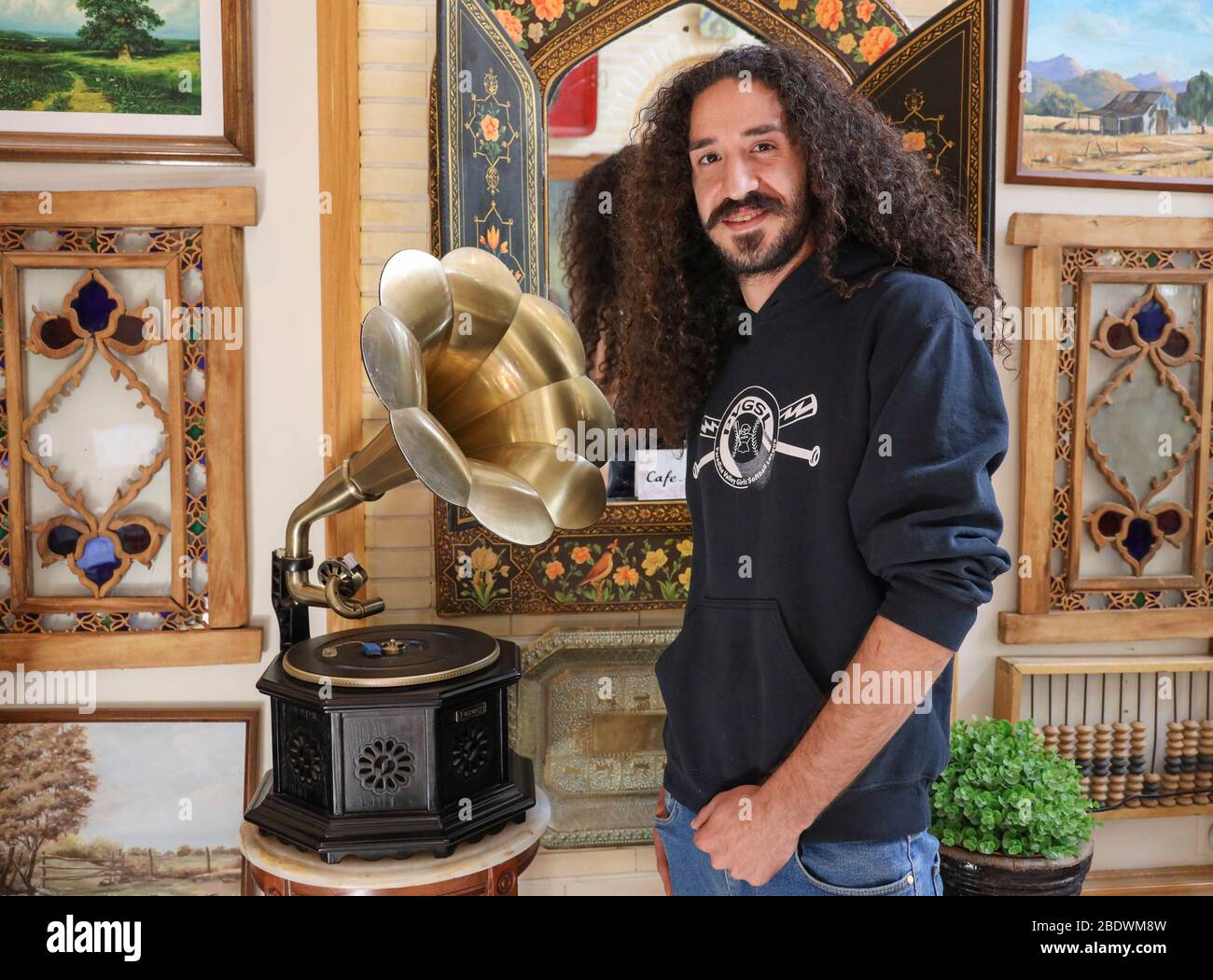 Portrait iranian man iran hi-res stock photography and images - Alamy