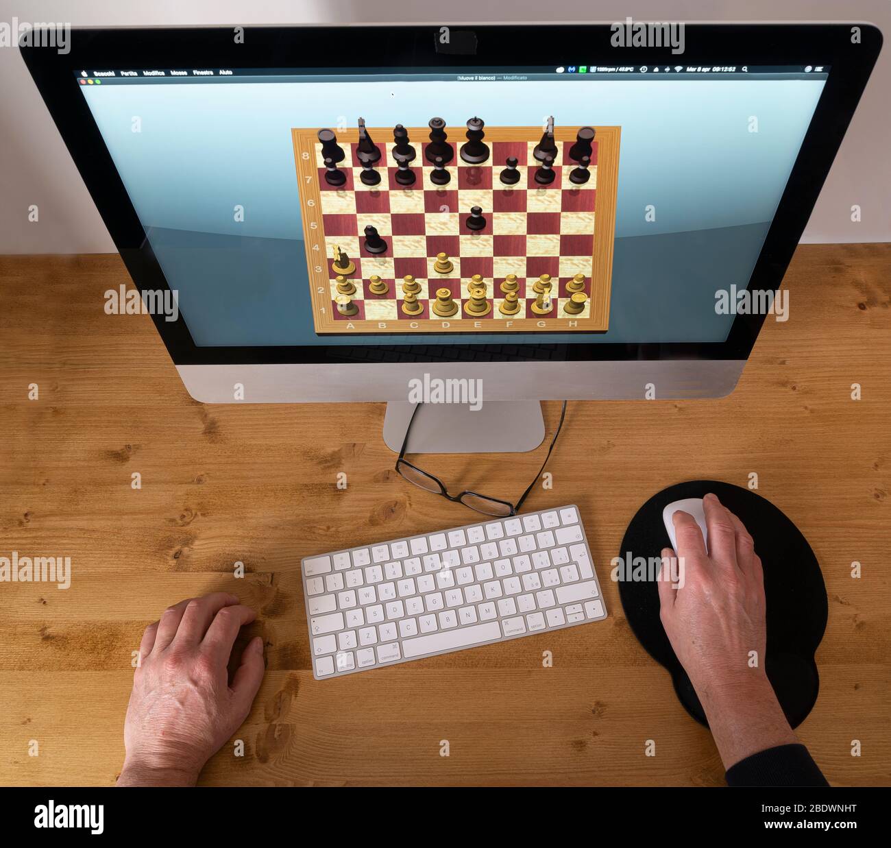 Play chess technology hi-res stock photography and images - Alamy