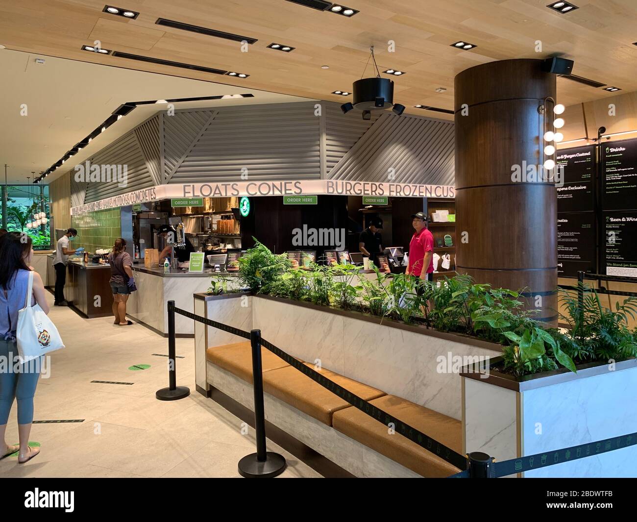 Shake shack singapore hi-res stock photography and images - Alamy