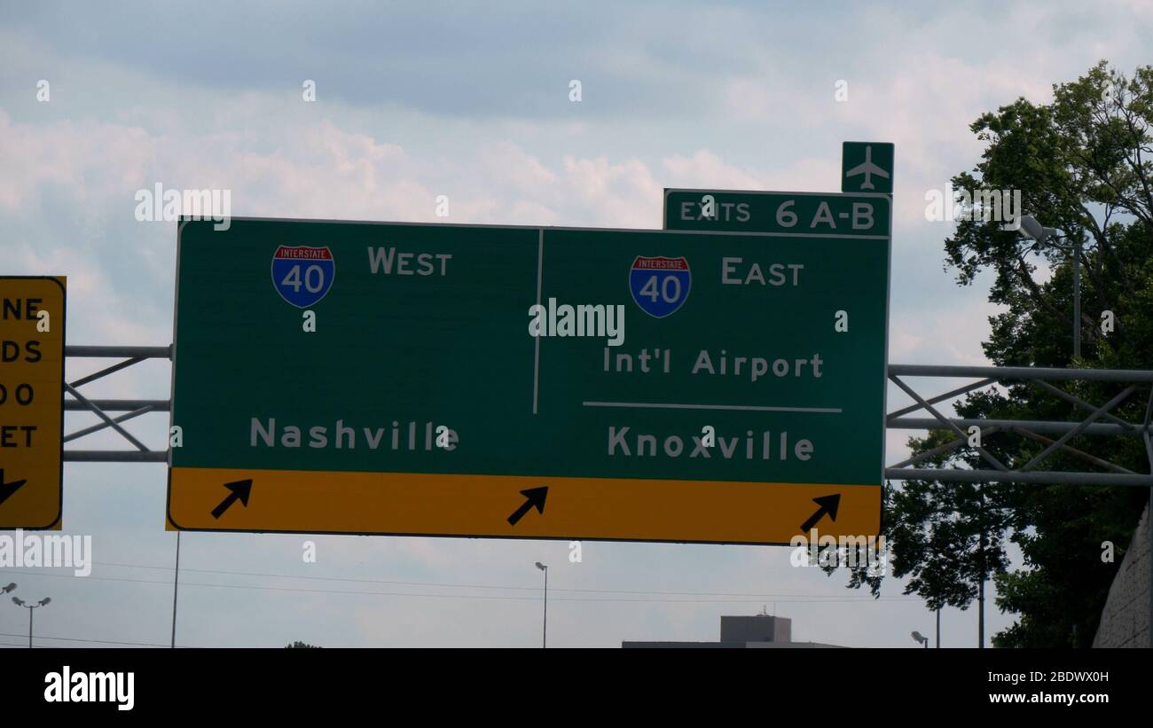 Exit sign nashville on freeway hi-res stock photography and images - Alamy