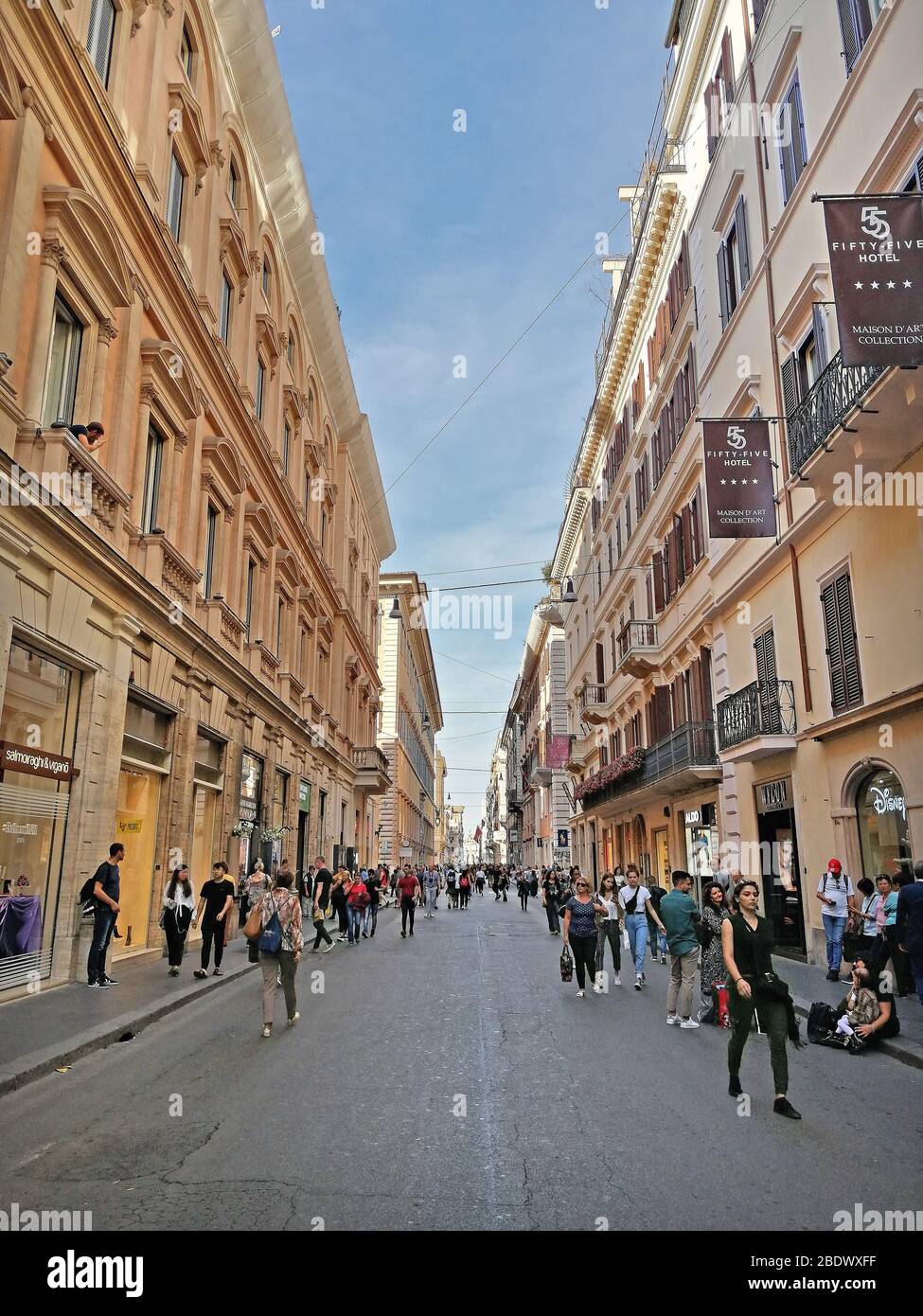 Via del corso rome hi-res stock photography and images - Alamy