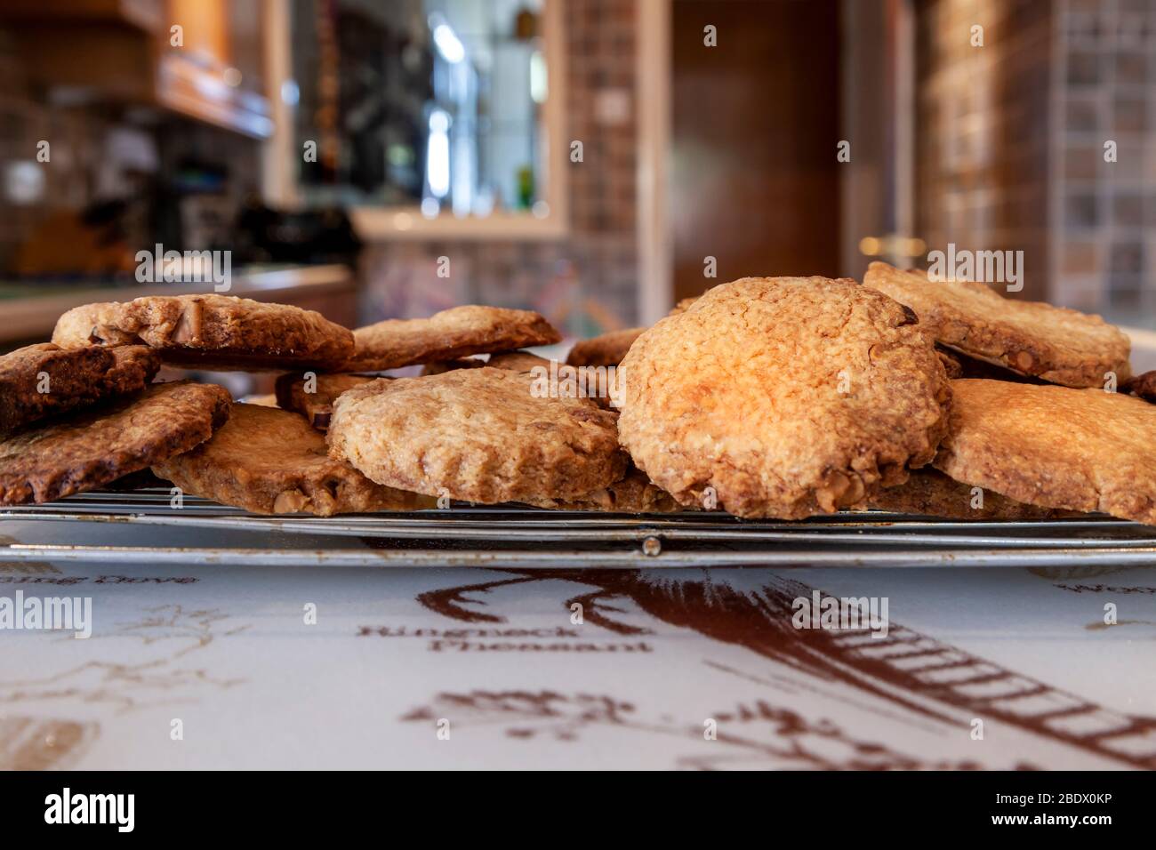 Wire rack hi-res stock photography and images - Alamy