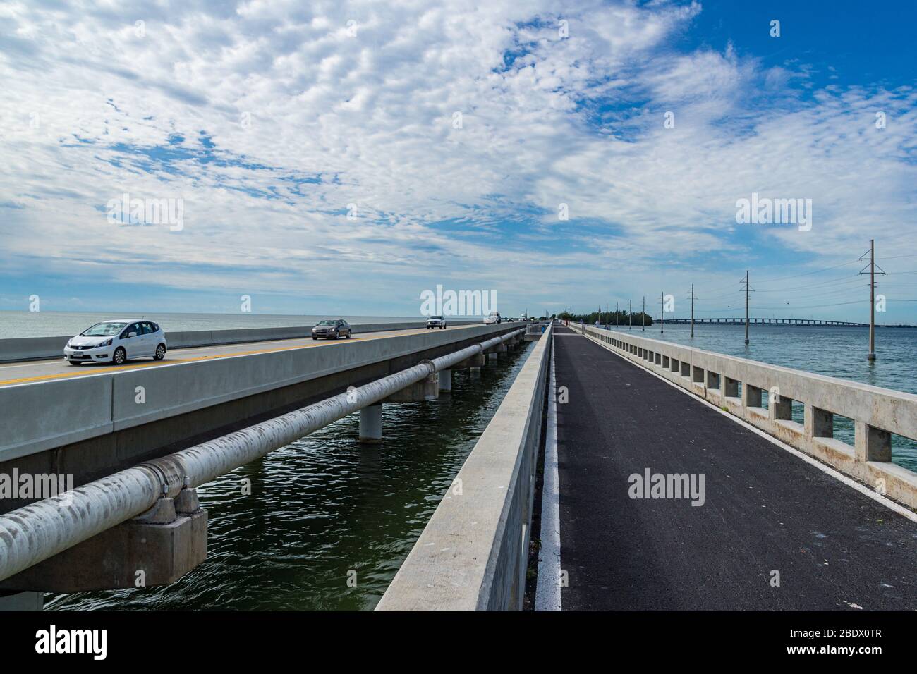 Highway Number 1 leading to key west showing the bridges from island to ...