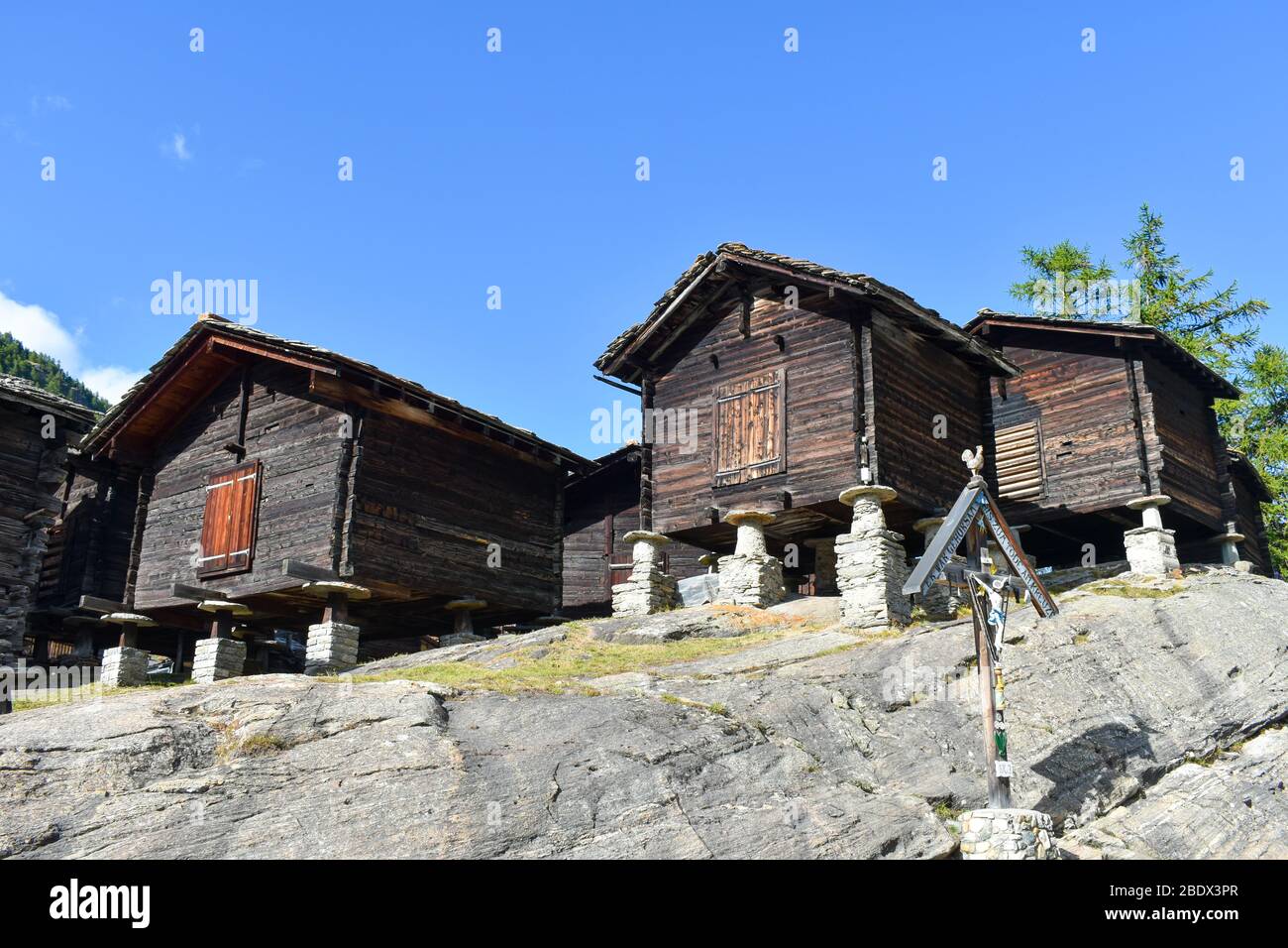 Traditional granaries hi-res stock photography and images - Alamy