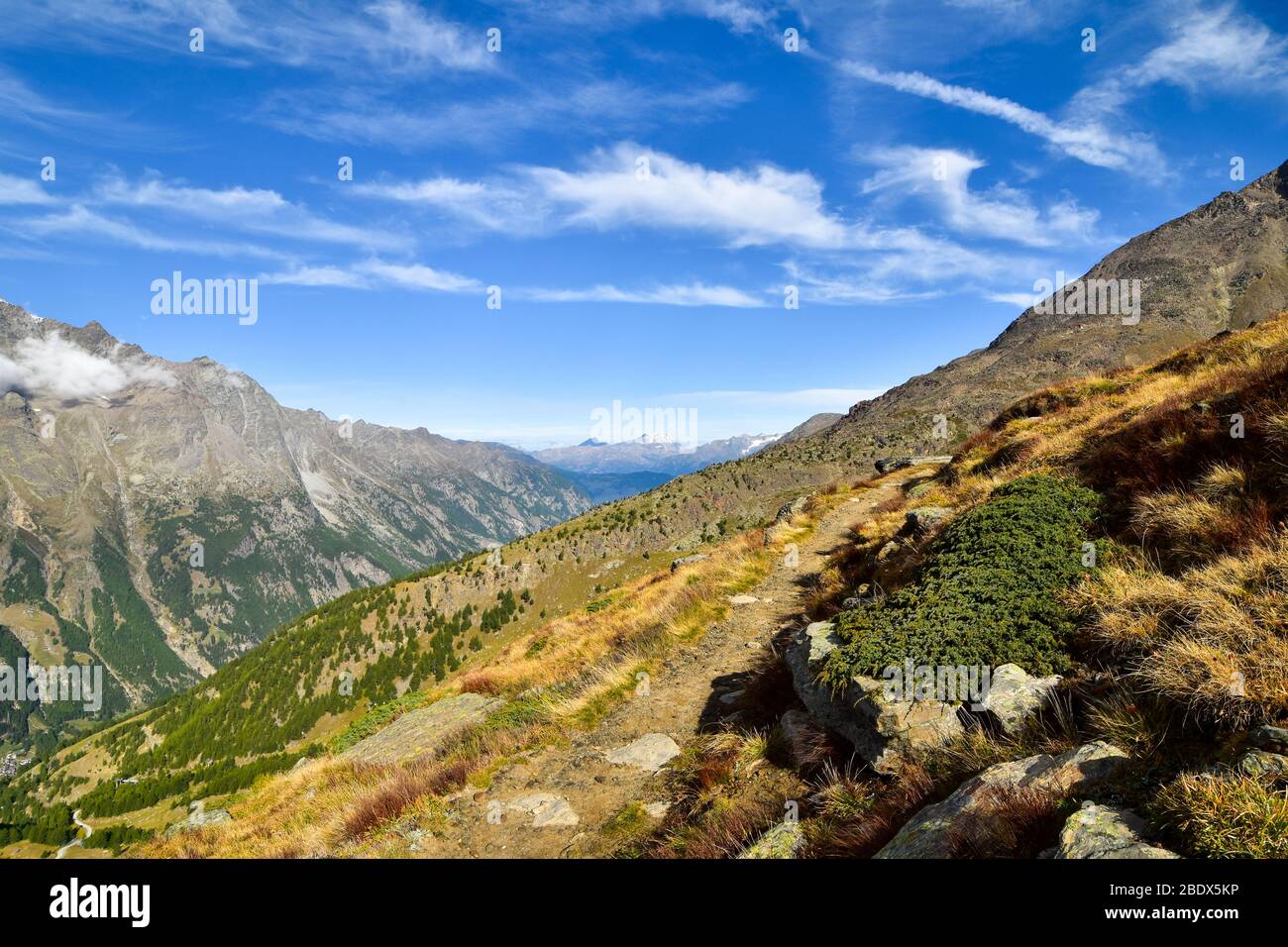 Idyllic landscape in the Alps with snow-capped mountain peaks Stock ...