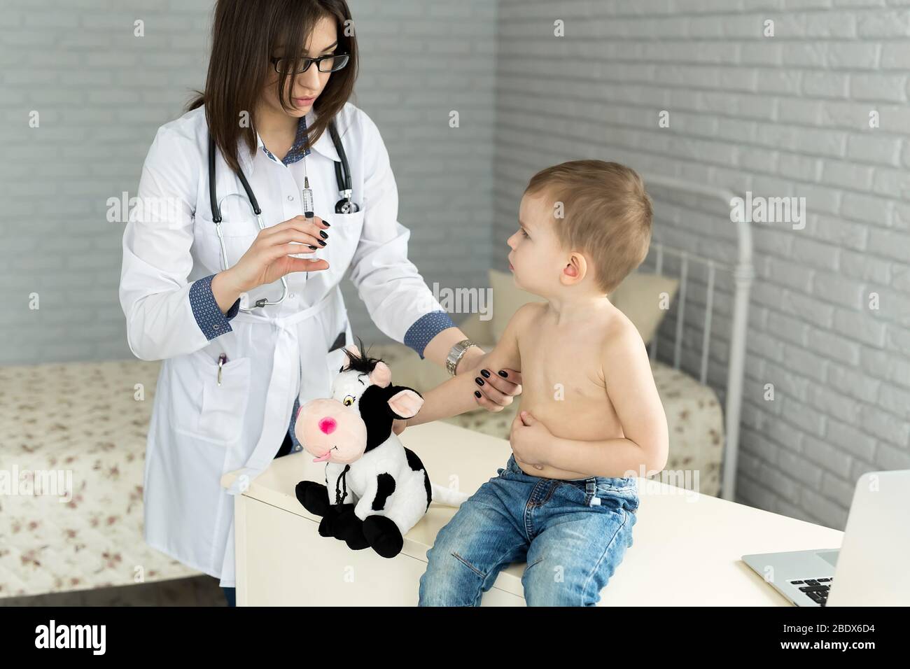 Intramuscular Injection High Resolution Stock Photography and Images ...