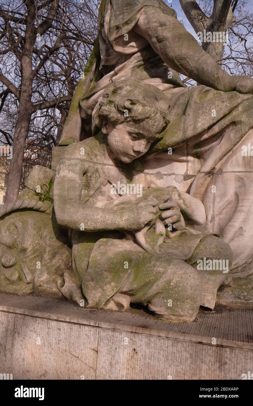 Statue of La Ville de Lyon Stock Photo - Alamy
