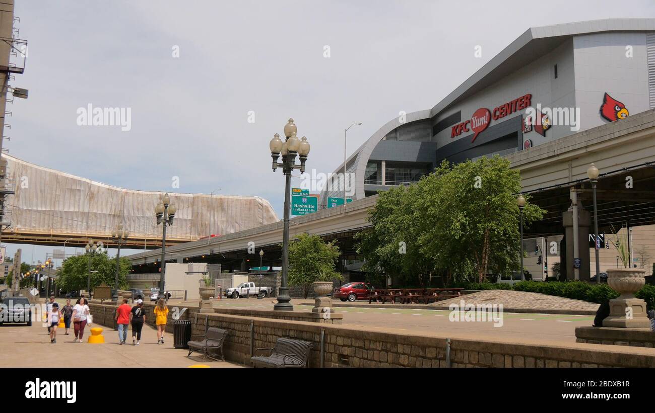 Kfc yum! center building hi-res stock photography and images - Alamy