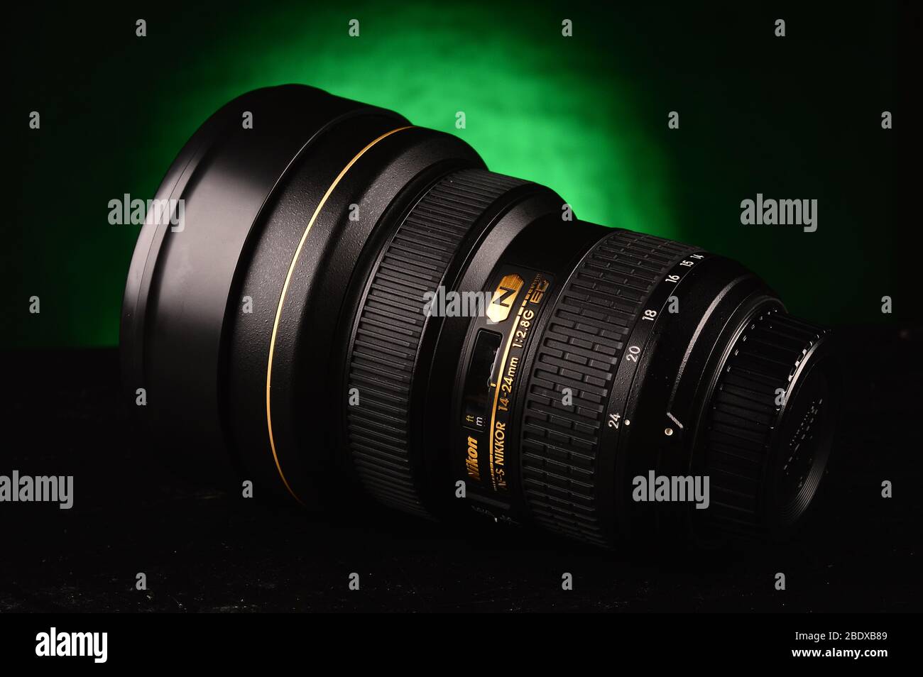 Zoom shot hi-res stock photography and images - Alamy