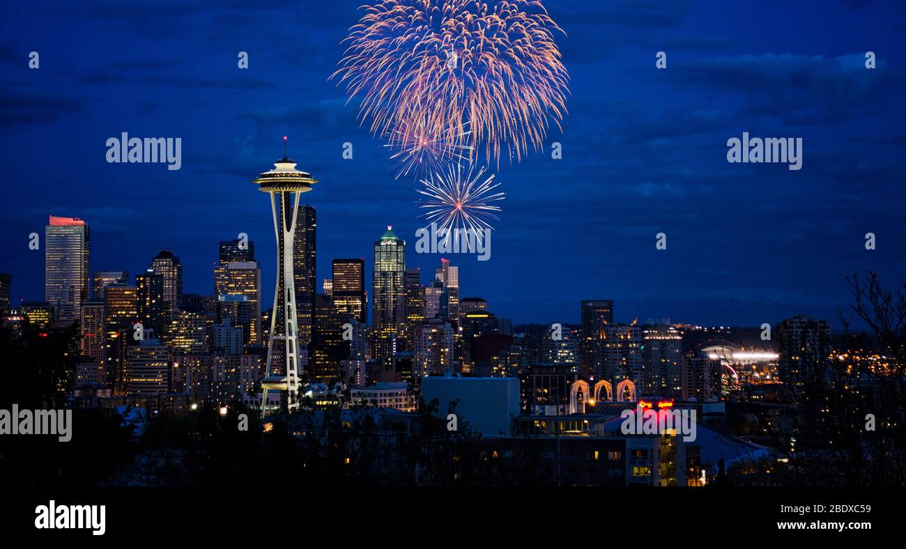 Seattle new years eve fireworks hi-res stock photography and images - Alamy