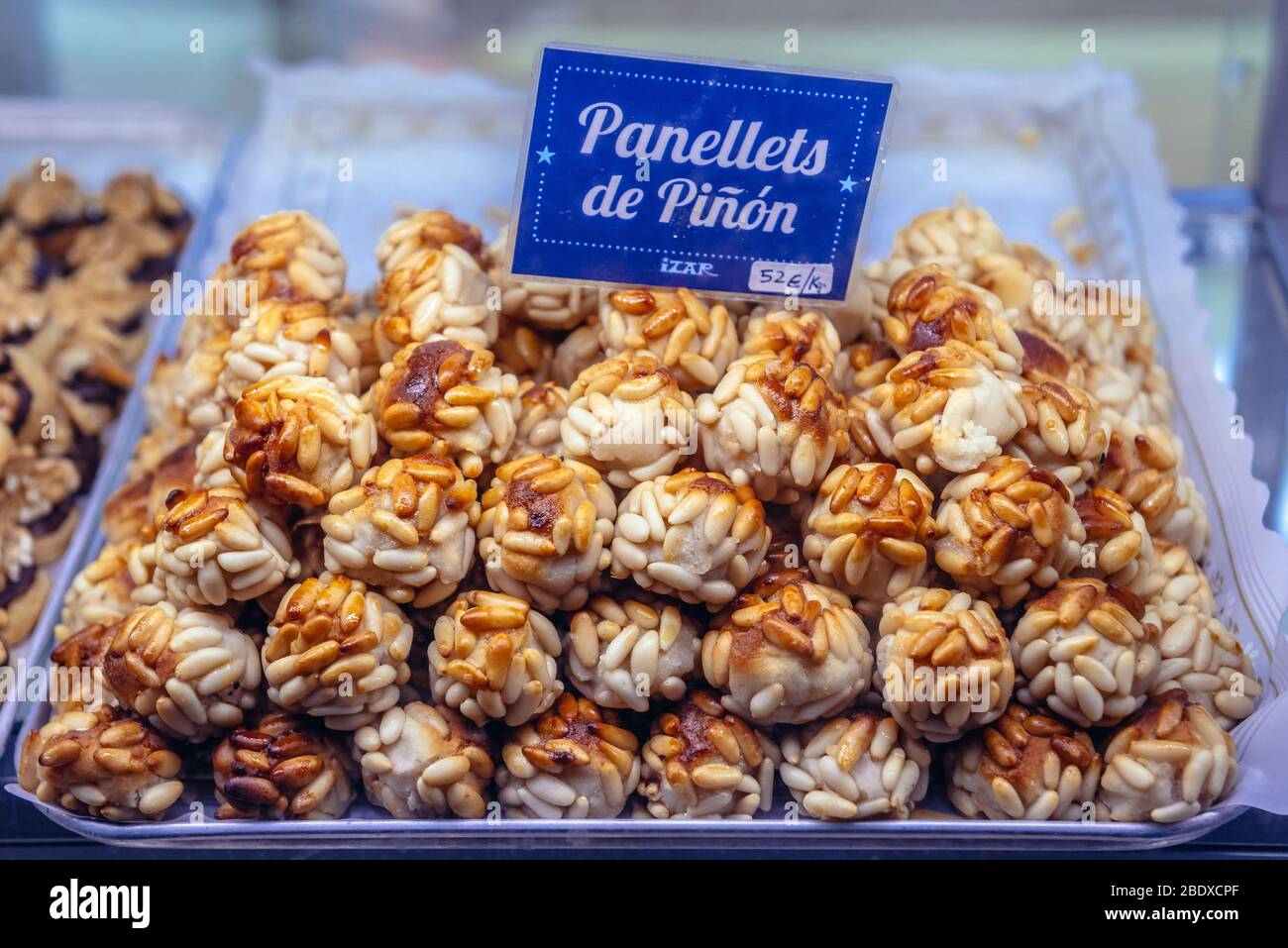 Panellets de pinon hi-res stock photography and images - Alamy