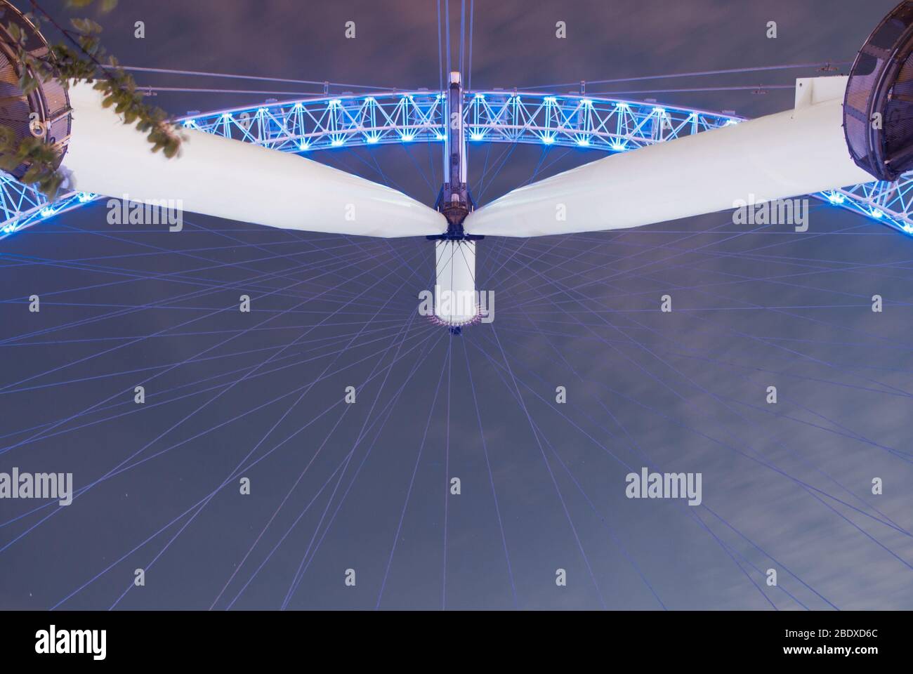 Rotating Ferris Wheel London Eye (Millenium Wheel), The Queen's Walk ...