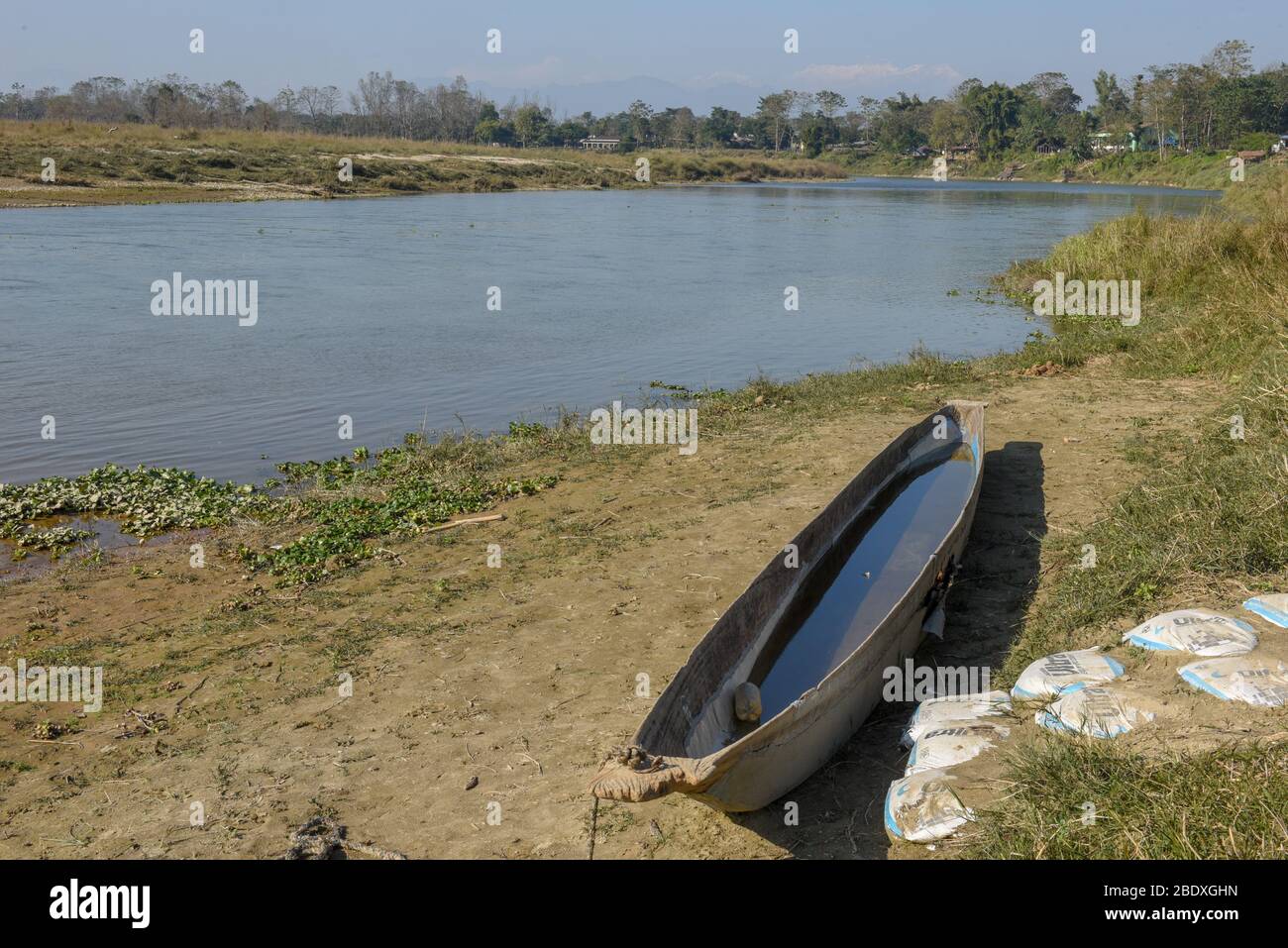 Rapti river of Chitwan national park on Nepal Stock Photo - Alamy