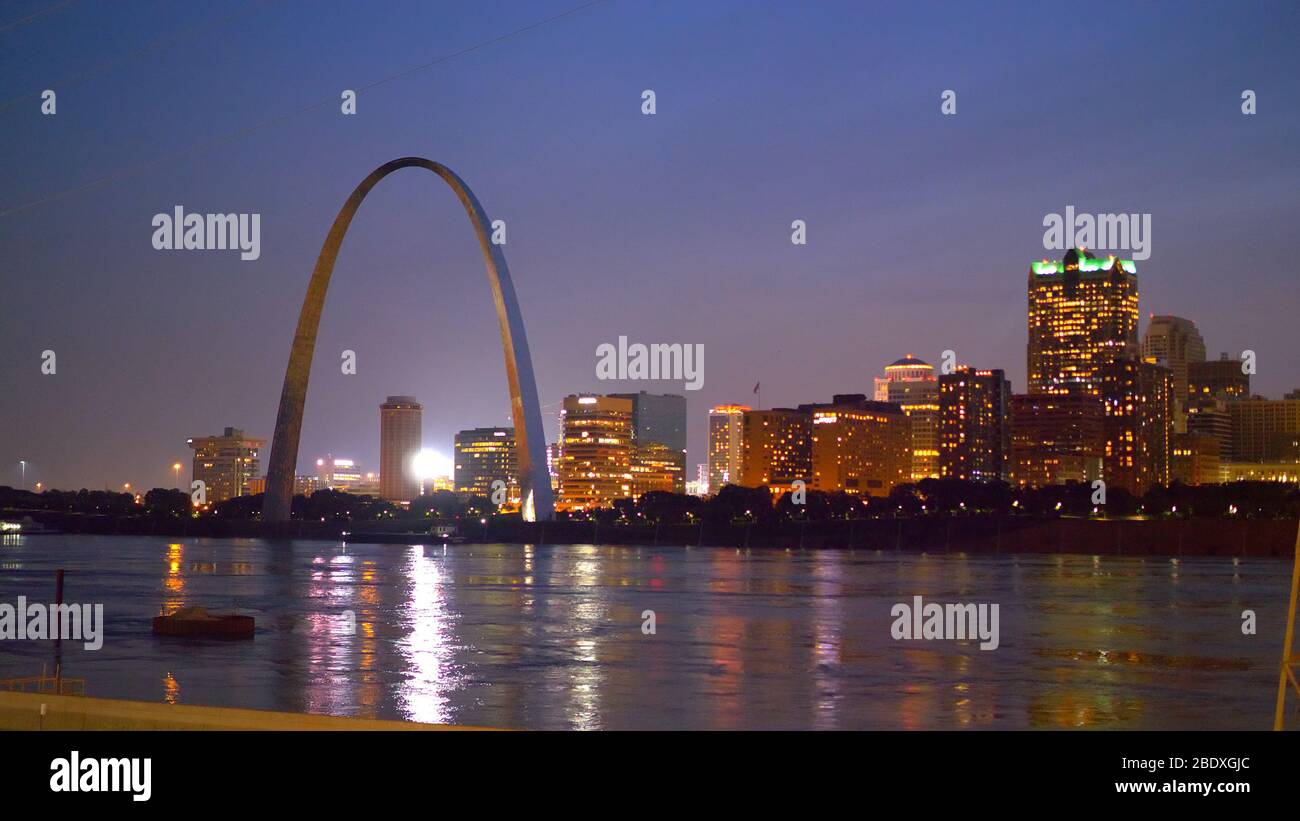 Beautiful skyline of St Louis with Gateway Arch by night - ST. LOUIS ...