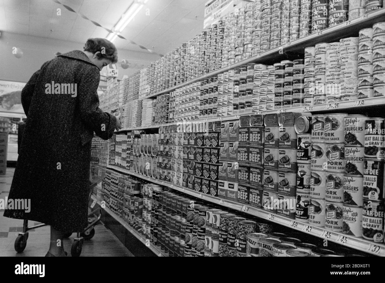 1957 hi-res stock photography and images - Alamy