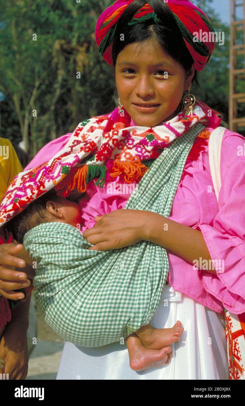 Huastec girl with child hi-res stock photography and images - Alamy