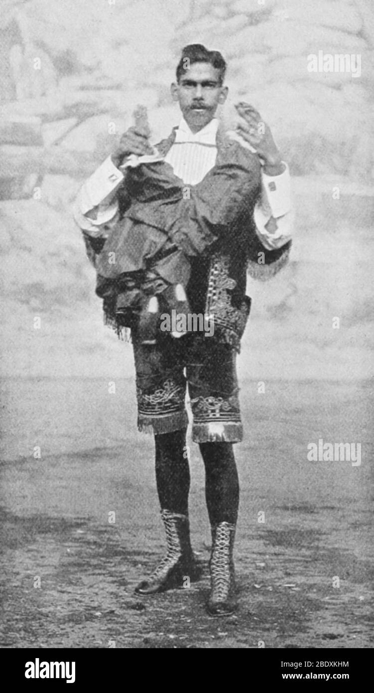 Indian sideshow performer hi-res stock photography and images - Alamy