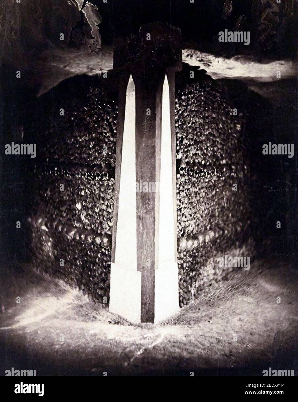 Catacombs human skulls bones hi-res stock photography and images - Alamy