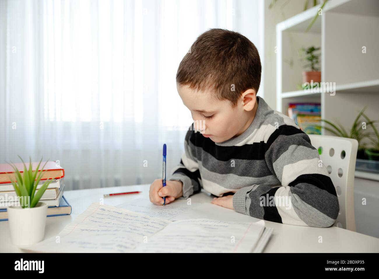 Monitor primary school hi-res stock photography and images - Alamy