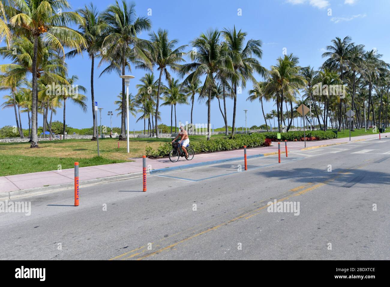 Lincoln road miami beach parking hi-res stock photography and images ...