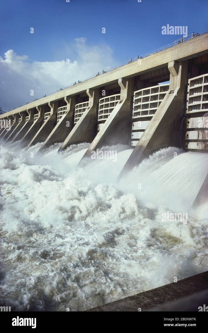 Mcnary dam spillway hi-res stock photography and images - Alamy