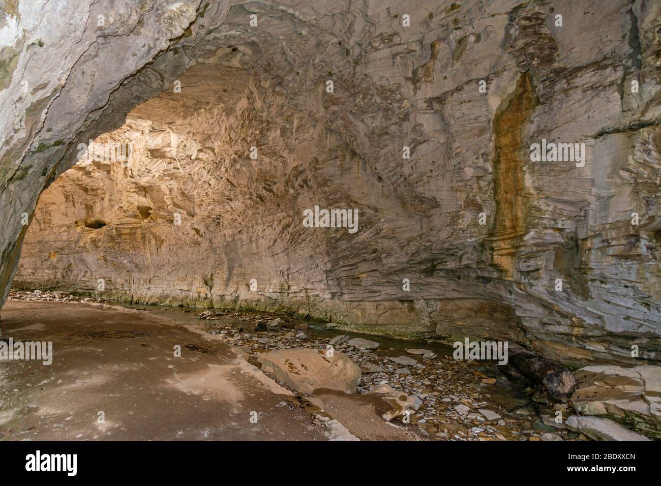 Nature Bridge limestone arch in Carter Cave State Park in Kentucky ...