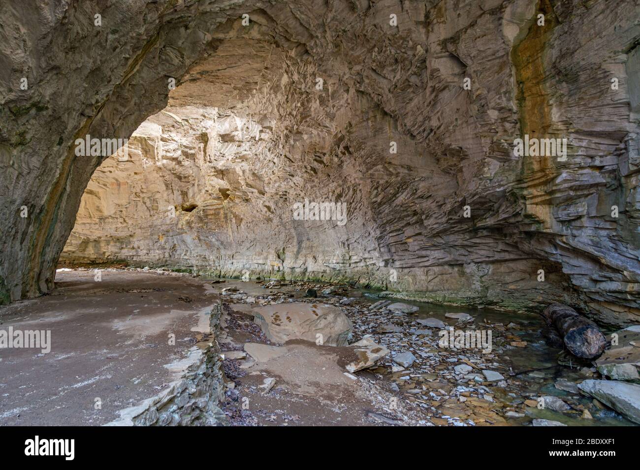 Nature Bridge limestone arch in Carter Cave State Park in Kentucky ...