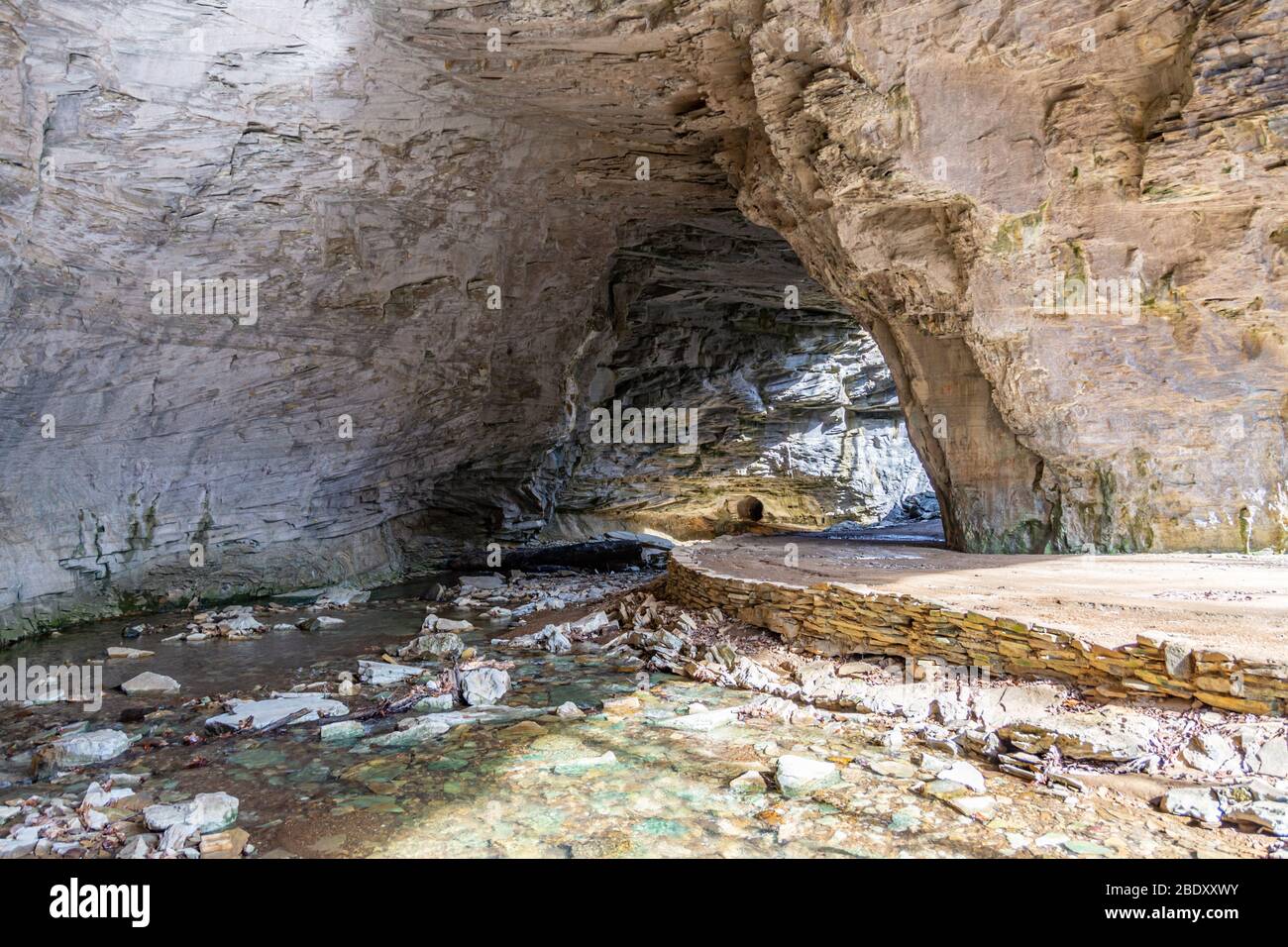 Nature Bridge limestone arch in Carter Cave State Park in Kentucky ...
