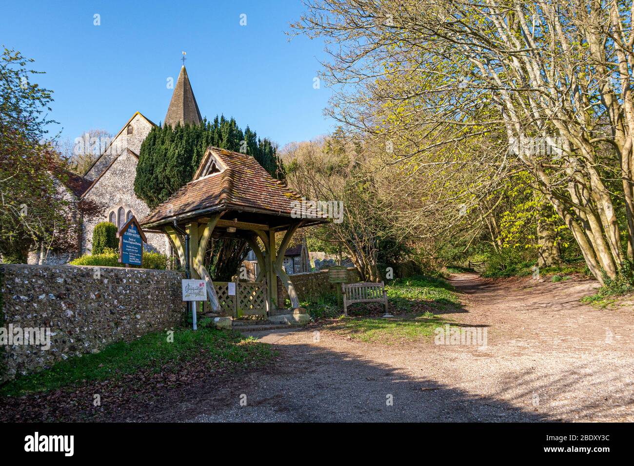 The Monarch's Way Long Distance Path as it passes St John the Baptist ...