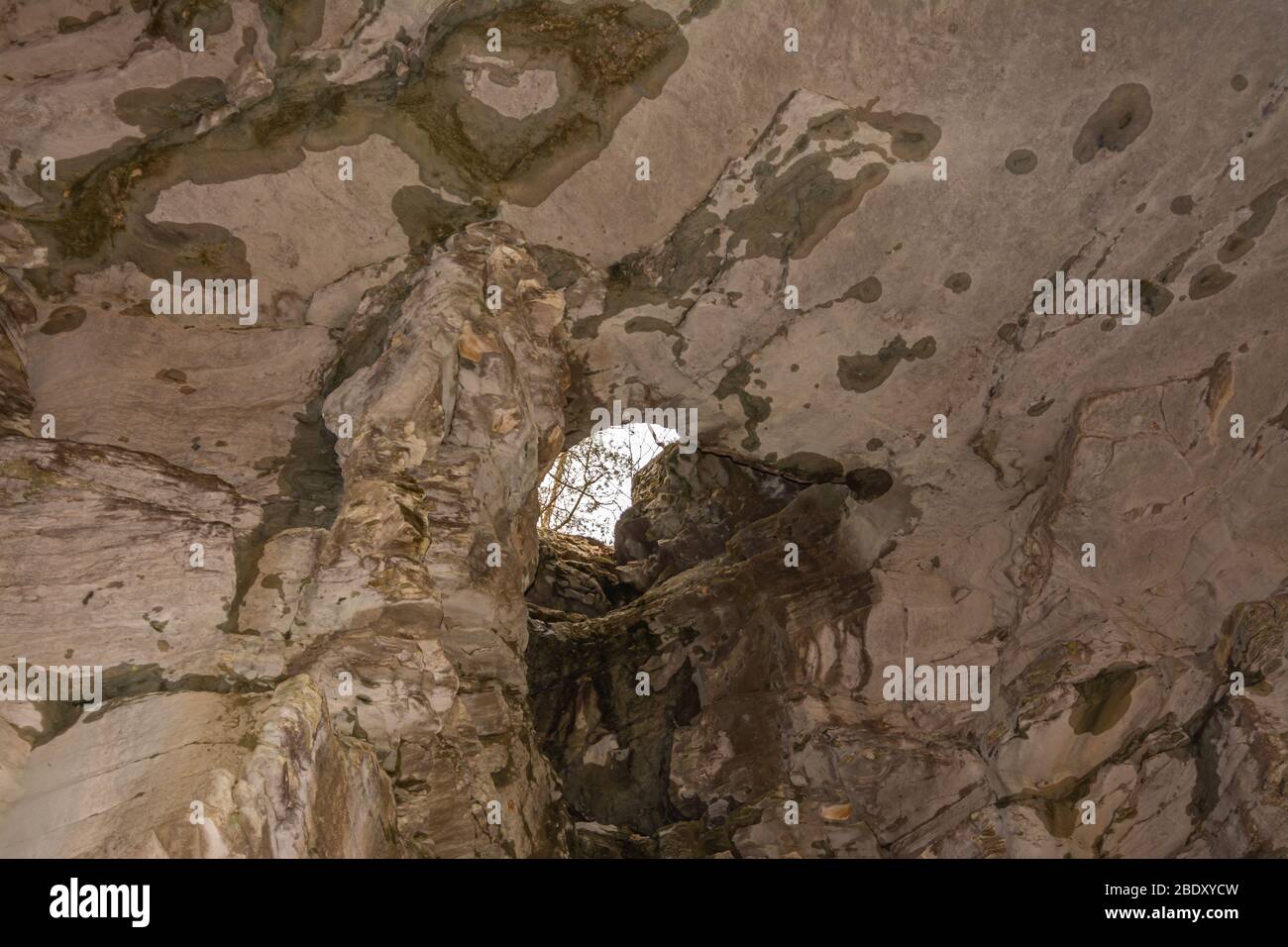 Nature Bridge limestone arch in Carter Cave State Park in Kentucky ...