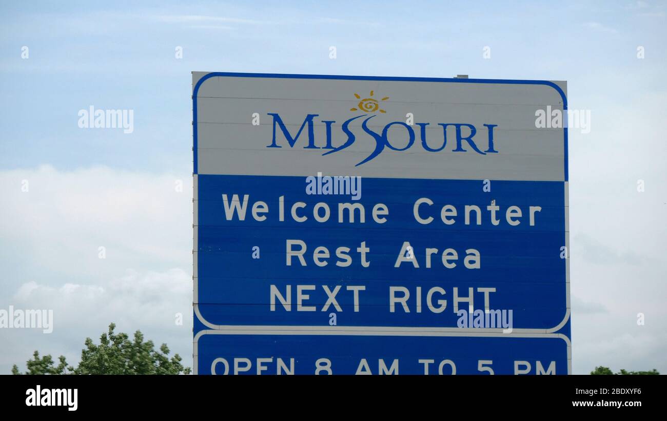 Welcome to Missouri sign on freeway - CHICAGO, UNITED STATES - JUNE 20 ...