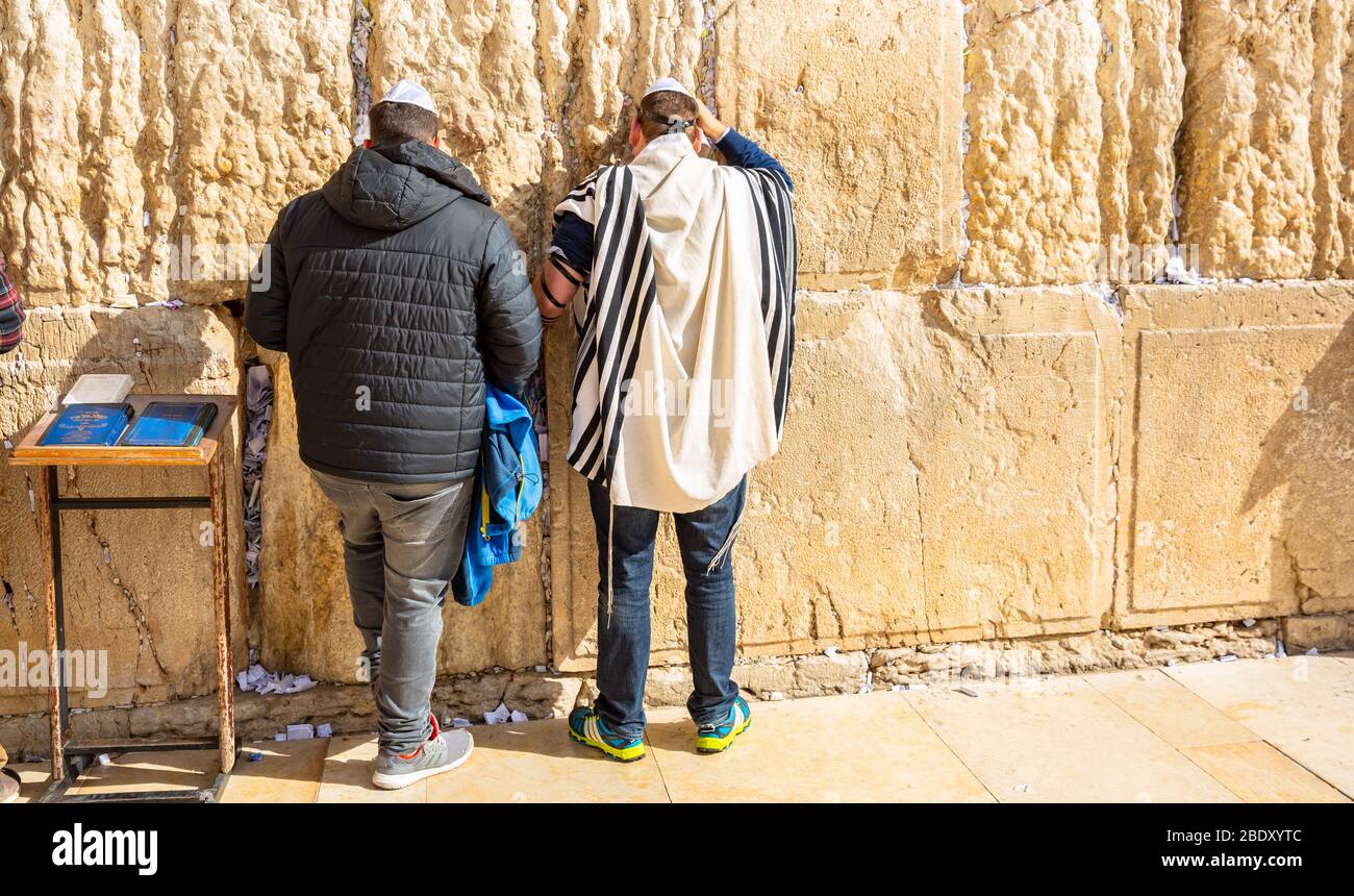 Jewish Orthodox man praying at the Western Wall, Jerusalem Israel Stock ...