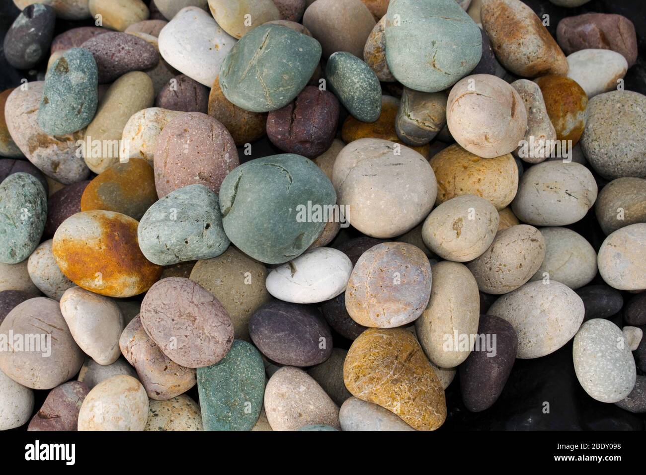 Pebbles cutout circle hi-res stock photography and images - Alamy