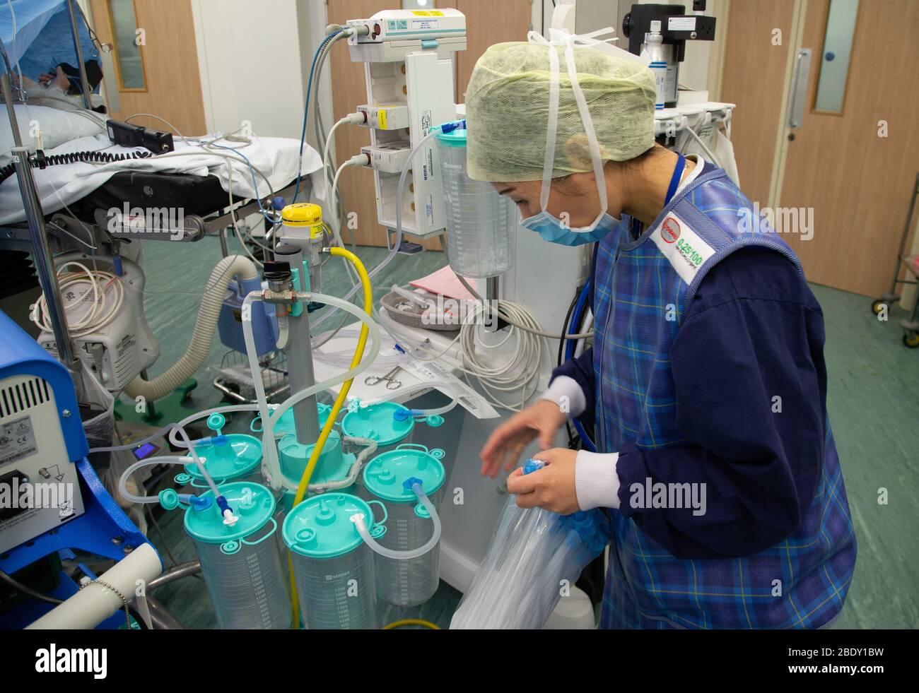 Nurse monitoring equipment hi-res stock photography and images - Alamy