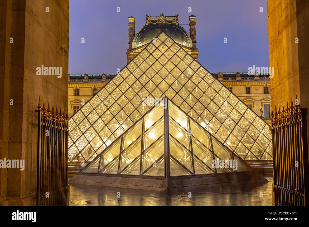 Louvre museum facade hi-res stock photography and images - Alamy