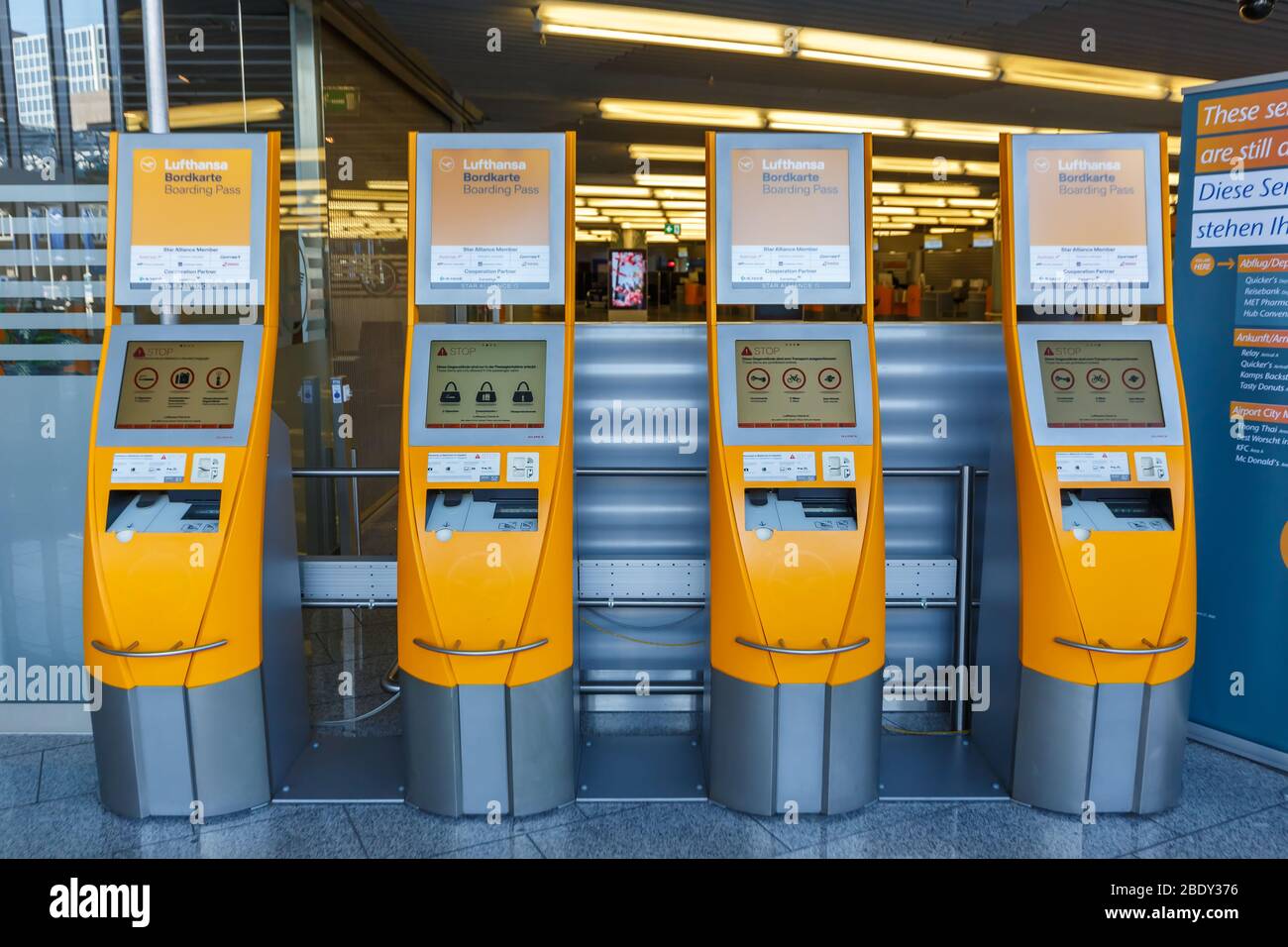 Check in machines hi-res stock photography and images - Alamy