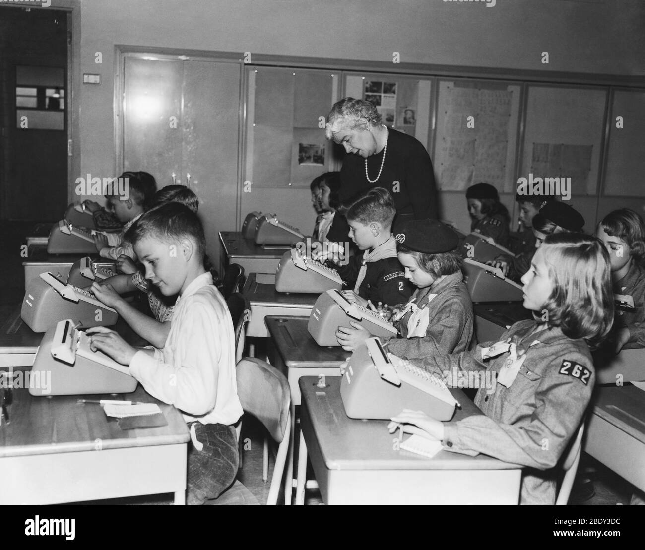 1950s classroom hi-res stock photography and images - Alamy