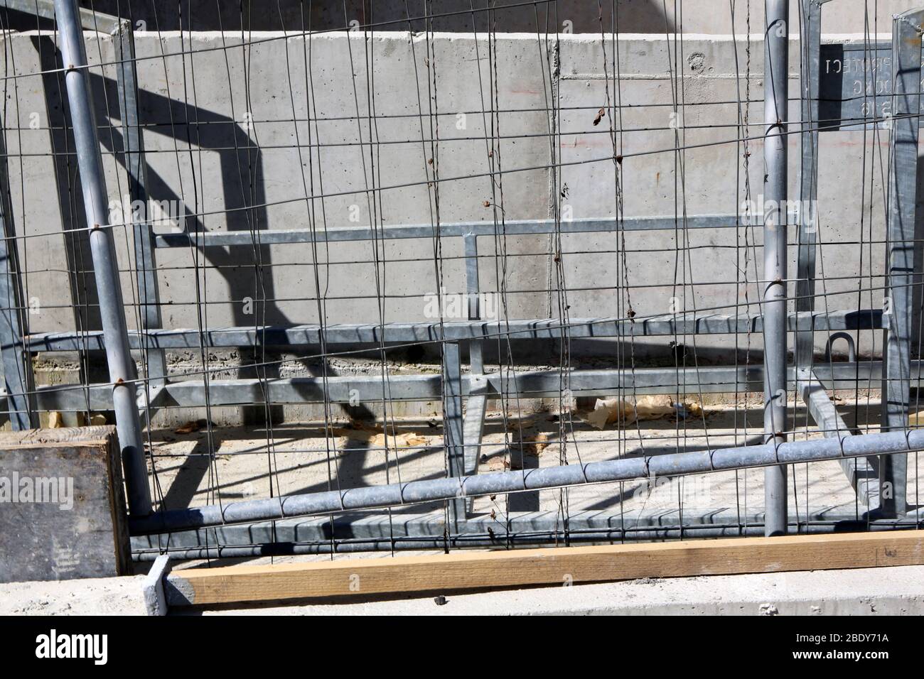 Grille de chantier hi-res stock photography and images - Alamy
