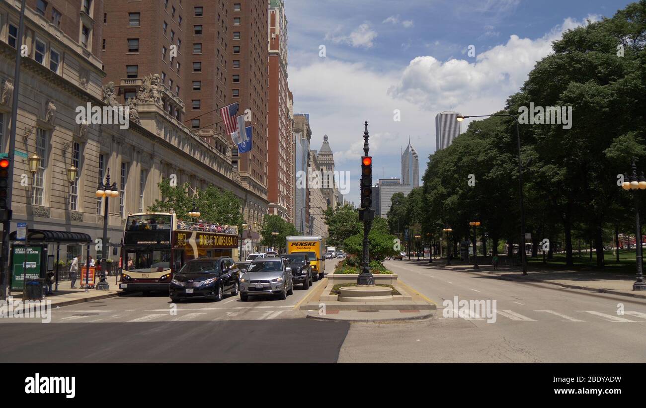 Chicago skyscraper canyon hi-res stock photography and images - Alamy