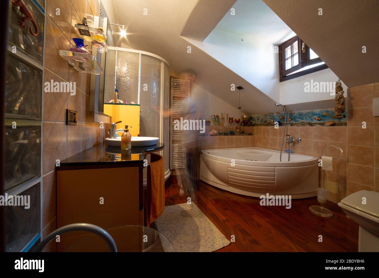 Indoor environment hi-res stock photography and images - Alamy