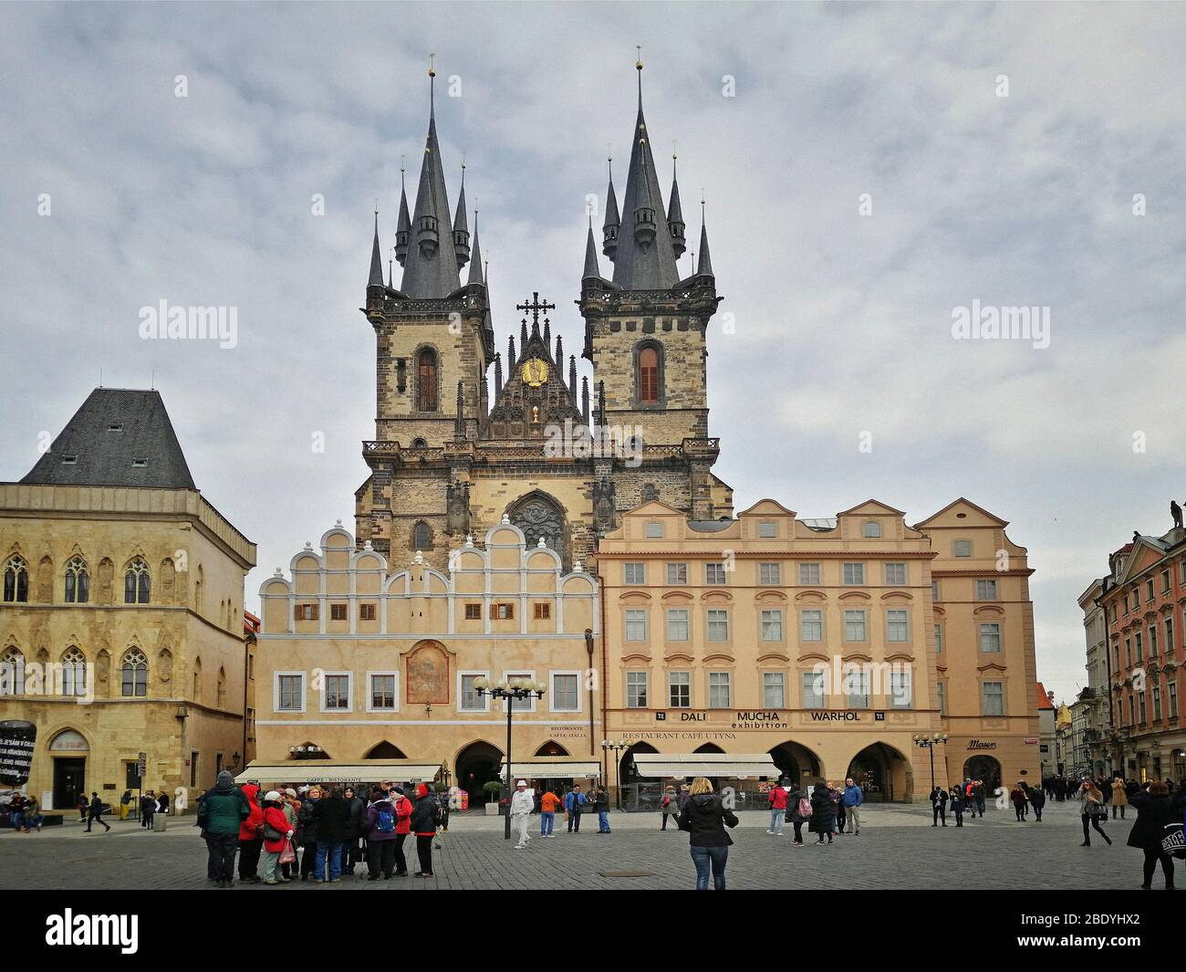 Traditional buildings and tyn church hi-res stock photography and ...