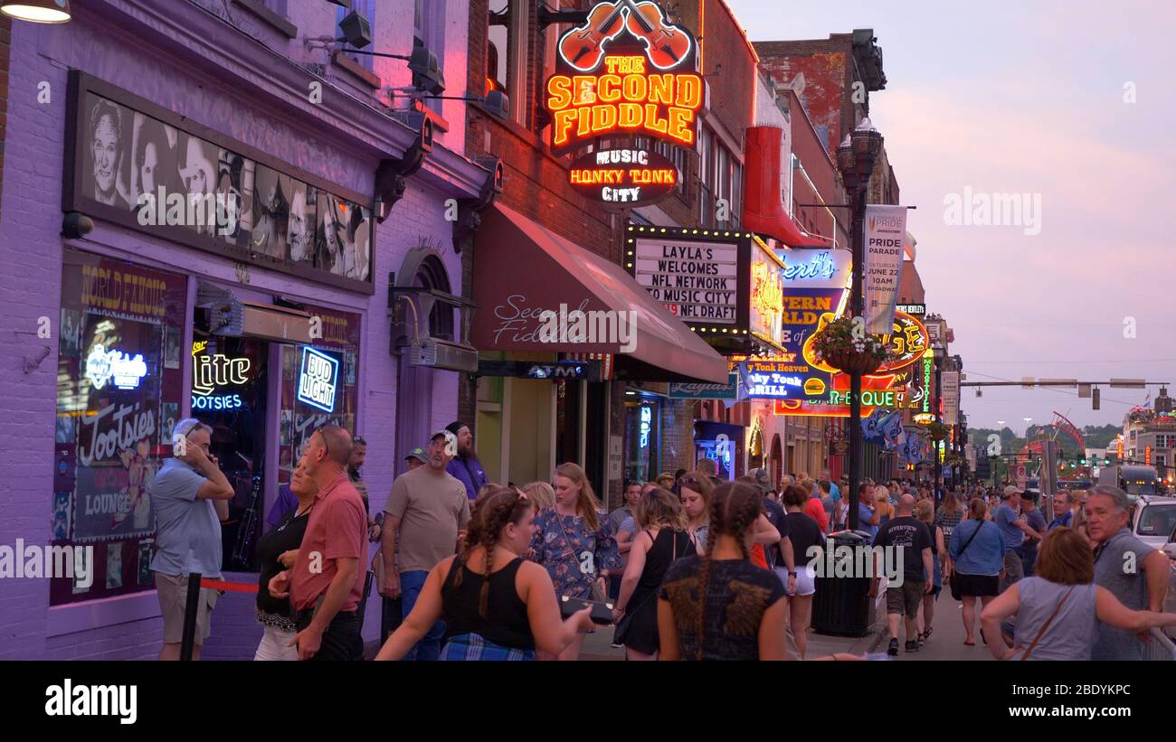 The Second Fiddle Honky Tonk Bar at Nashville Broadway - NASHVILLE ...