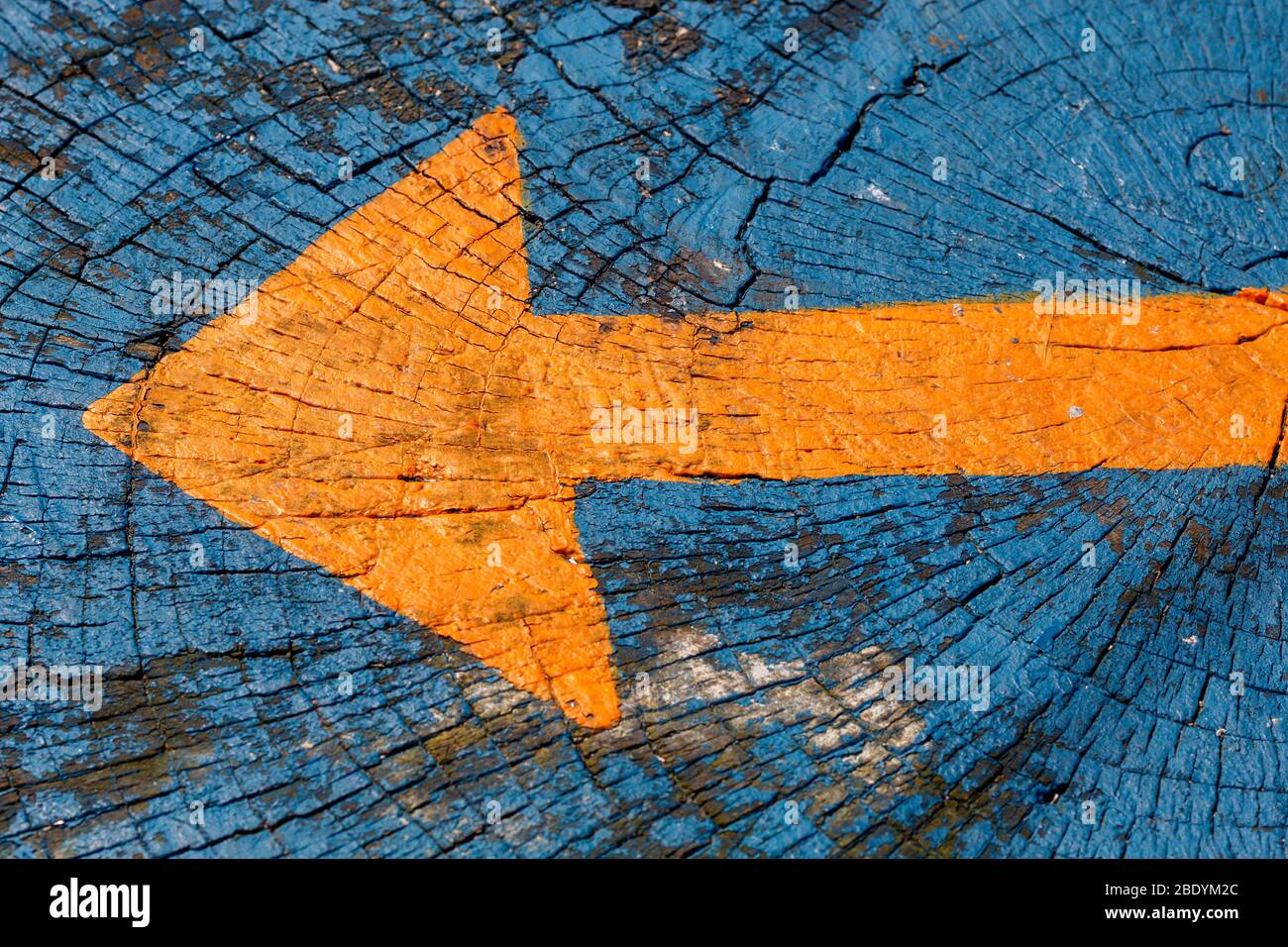 Orange arrow hi-res stock photography and images - Alamy