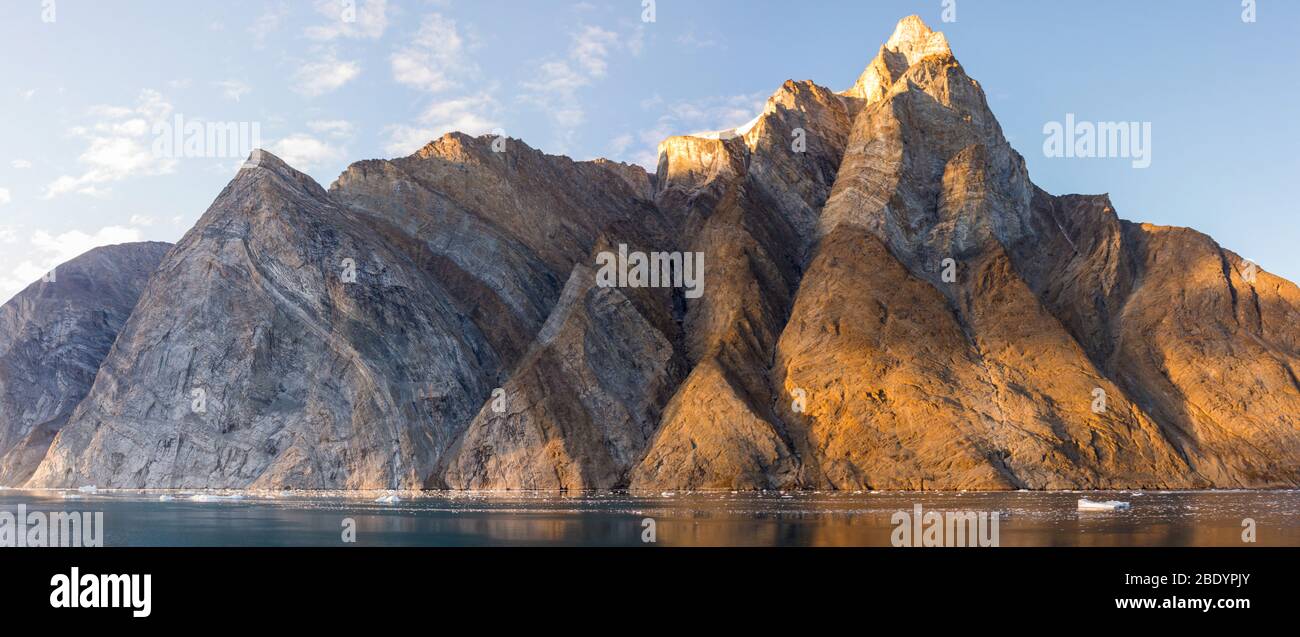 Greenland landscape with beautiful coloured rocks Stock Photo - Alamy