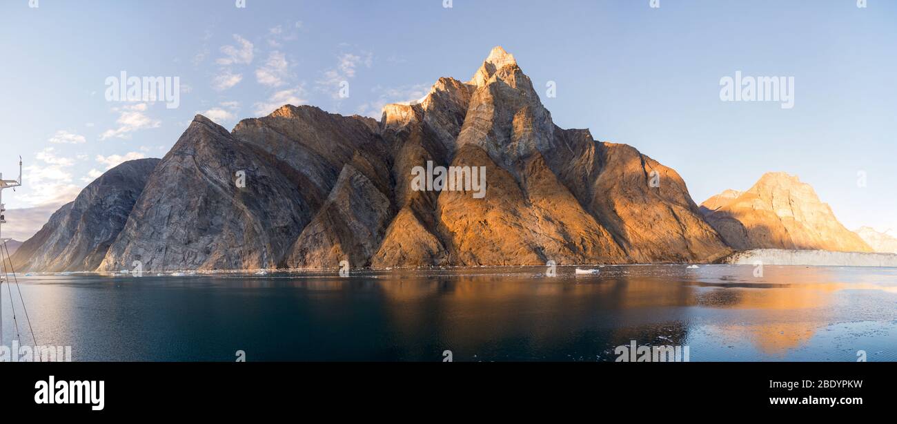 Greenland landscape with beautiful coloured rocks Stock Photo - Alamy