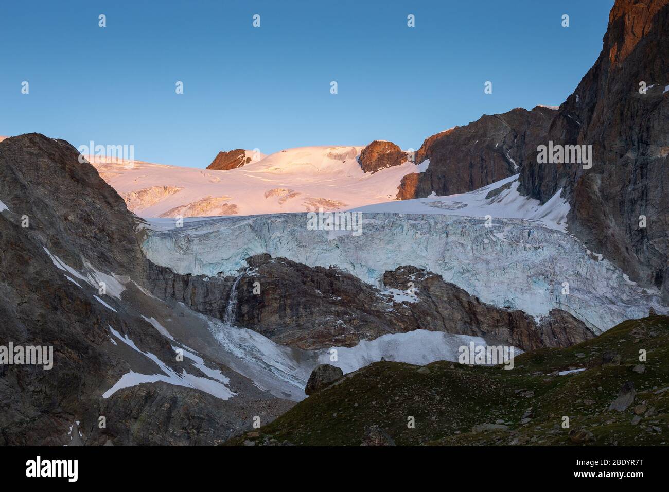 Glacial front glacier seracs and melting water. Stockjigletscher ...