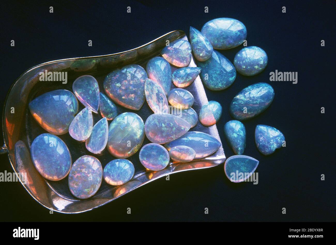 Hydrous silica hi-res stock photography and images - Alamy