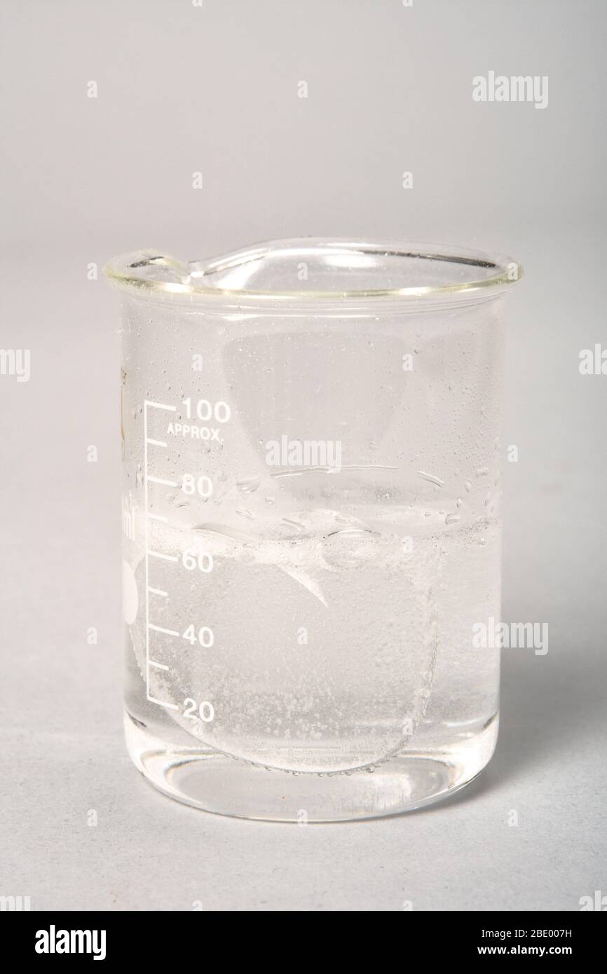 Magnesium Reacting with Acid Stock Photo - Alamy