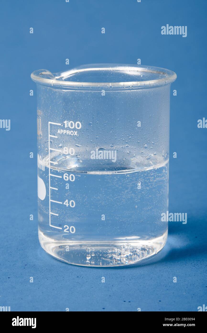 Magnesium hydrochloric acid reaction hi-res stock photography and ...