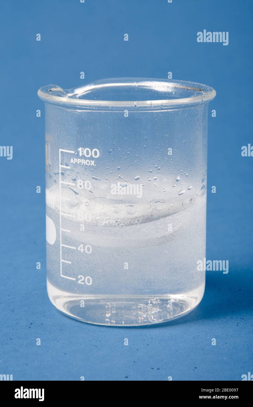 Magnesium Reacting with Acid Stock Photo - Alamy
